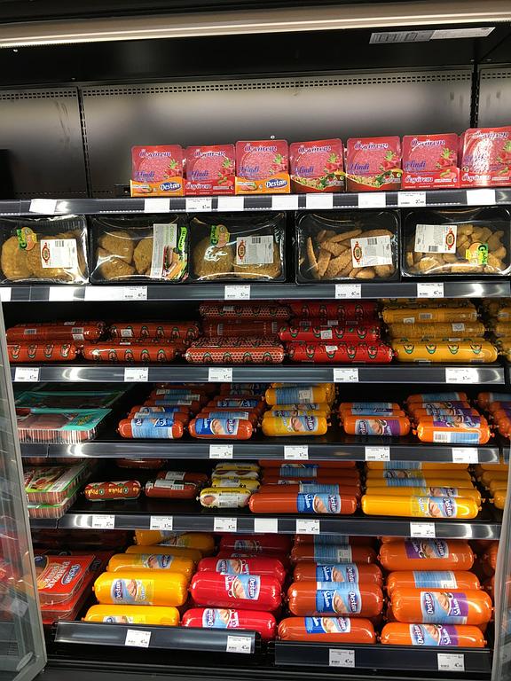 Les rayons frais et surgelés de vos supermarchés du monde