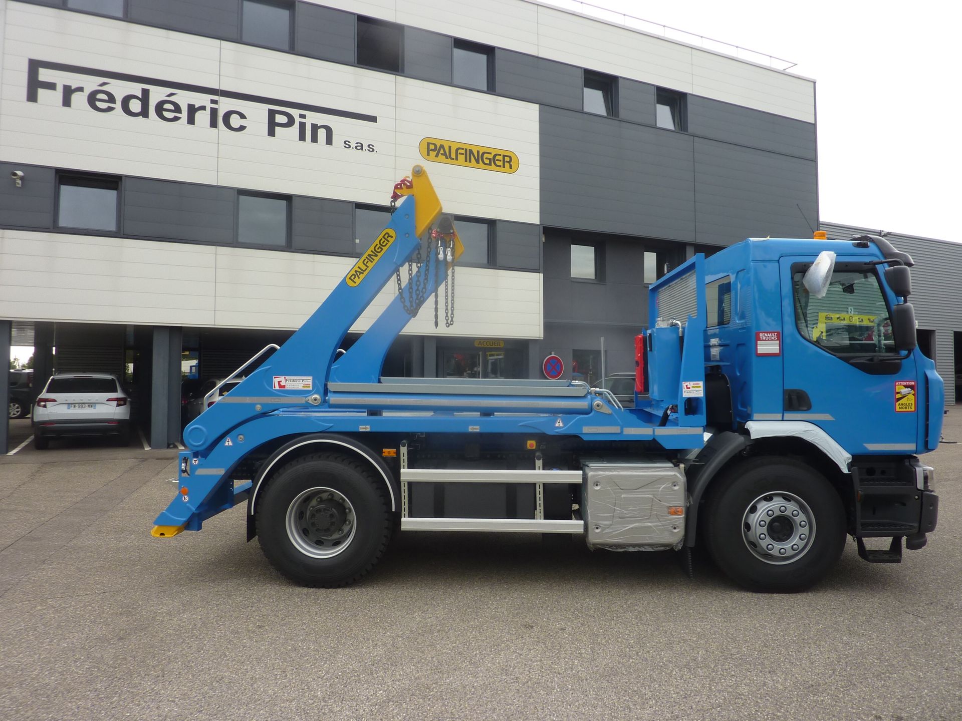 Grues, bennes, bras de levage et carrosseries sur mesure - Groupe ...
