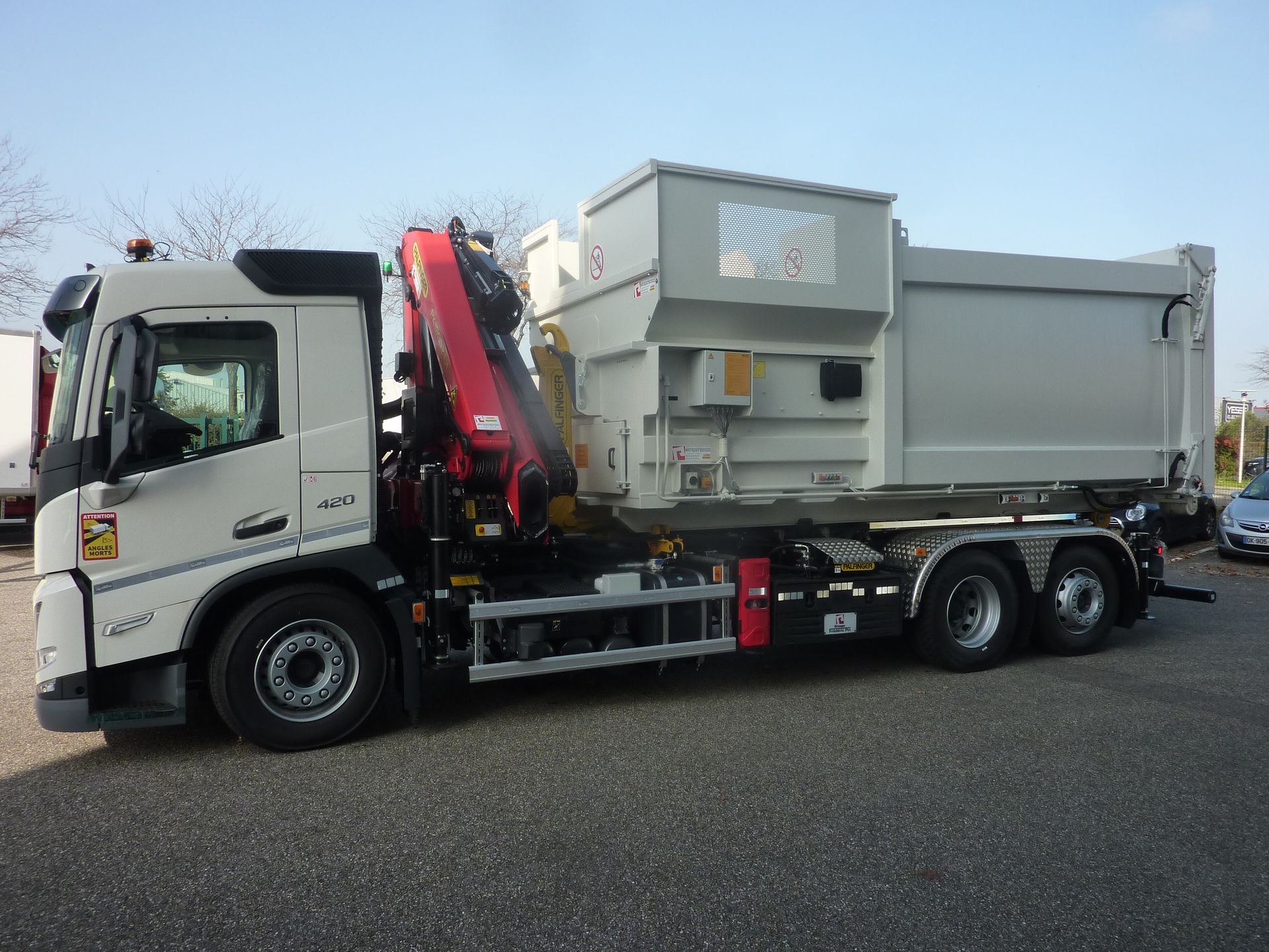 Grues, bennes, bras de levage et carrosseries sur mesure - Groupe ...