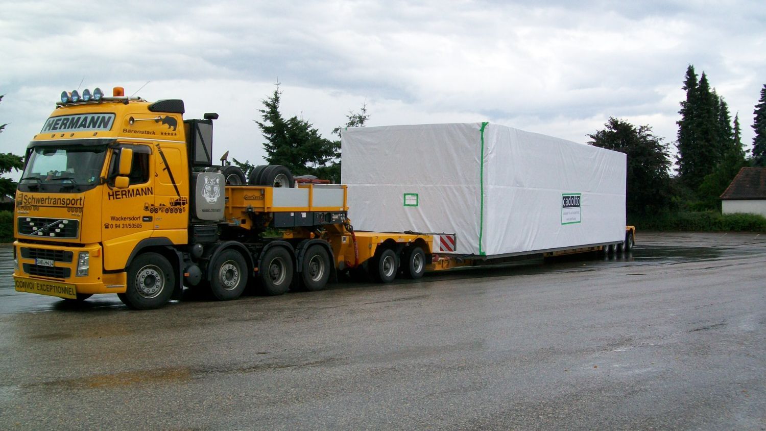 Tiefbett-Tieflader | Wackersdorf | Hermann Kranverleih GmbH