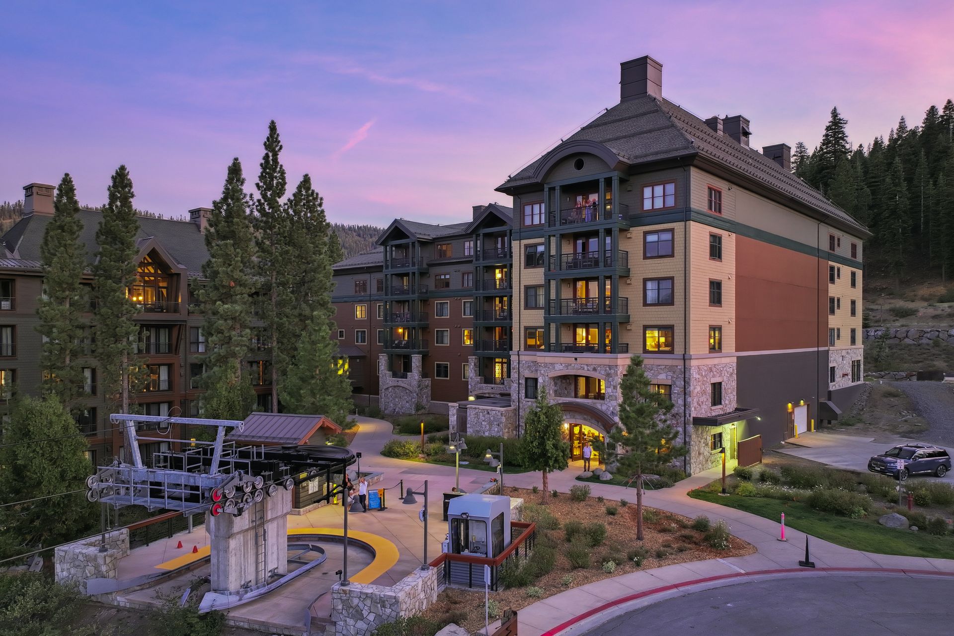 Luxury Ski-In, Ski-Out Rentals | Constellation Luxury Residences ...