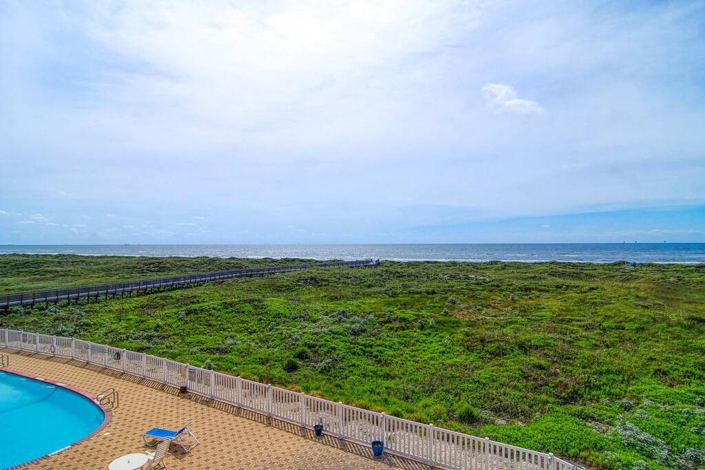 Grand Caribbean Condos - Vacation Rentals by Sand Key