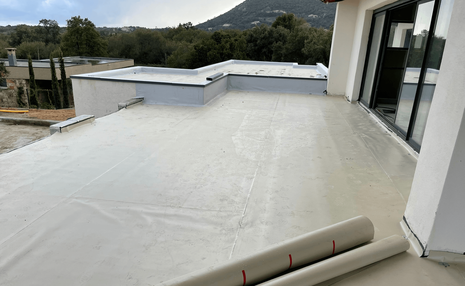 Nos membranes d'étanchéité en PVC, bitumeuses, liquides, en Corse