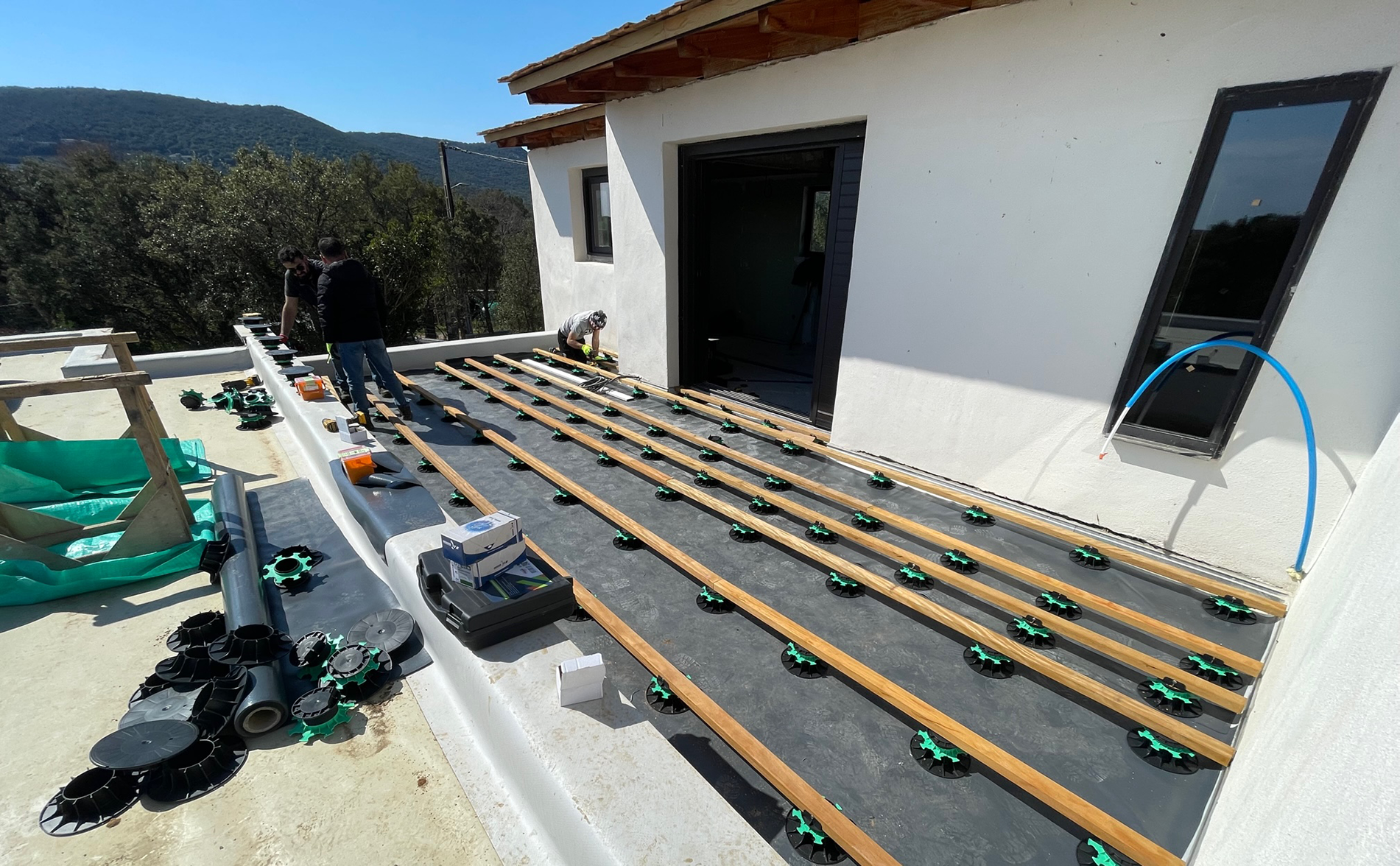 Étanchéité de toit-terrasse accessible en Corse