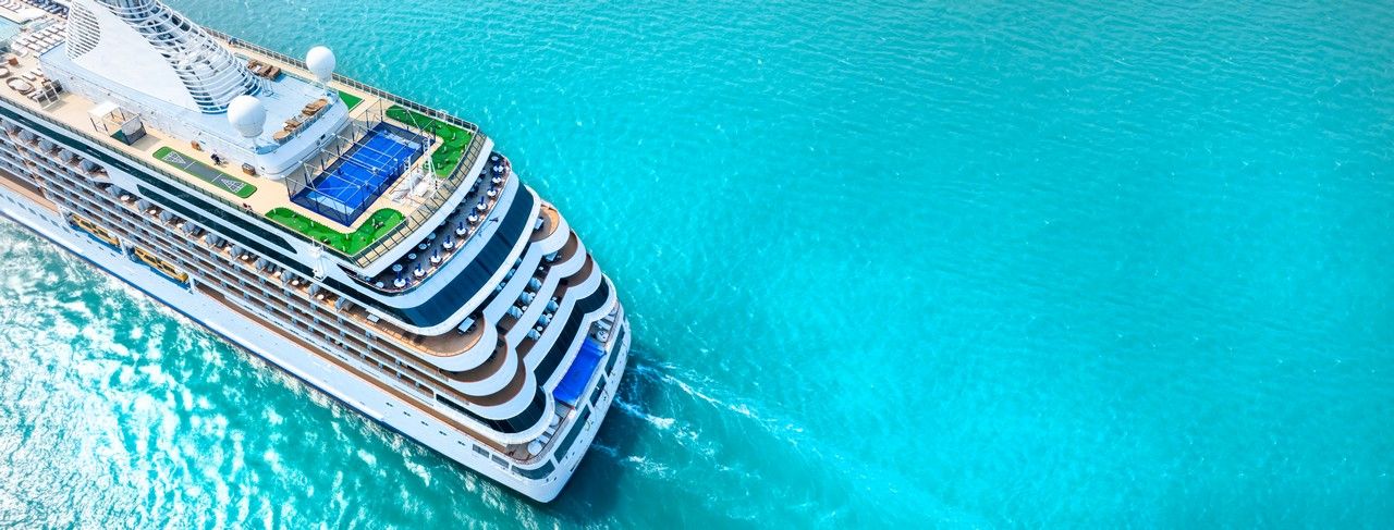 THE ULTIMATE GUIDE TO WORLD CRUISES: ﻿ A JOURNEY OF A LIFETIME