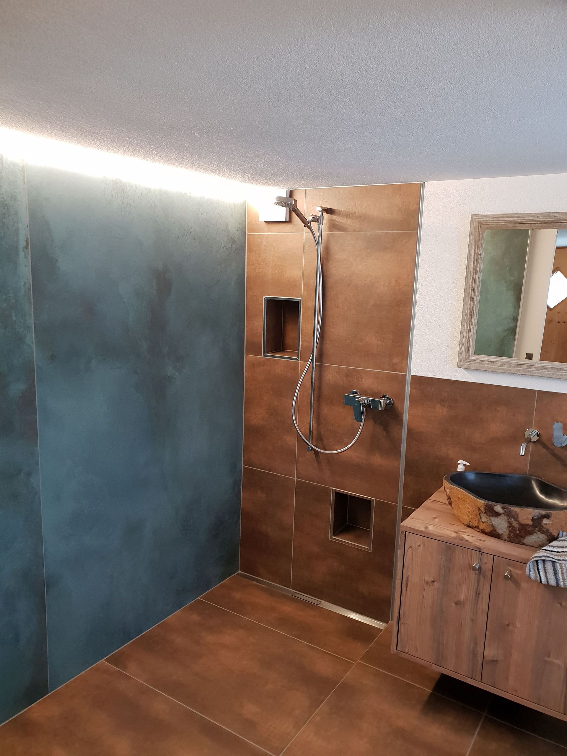 Rauner AG Plattenbeläge + Chemineebau - Galerie - Netstal (Glarus)