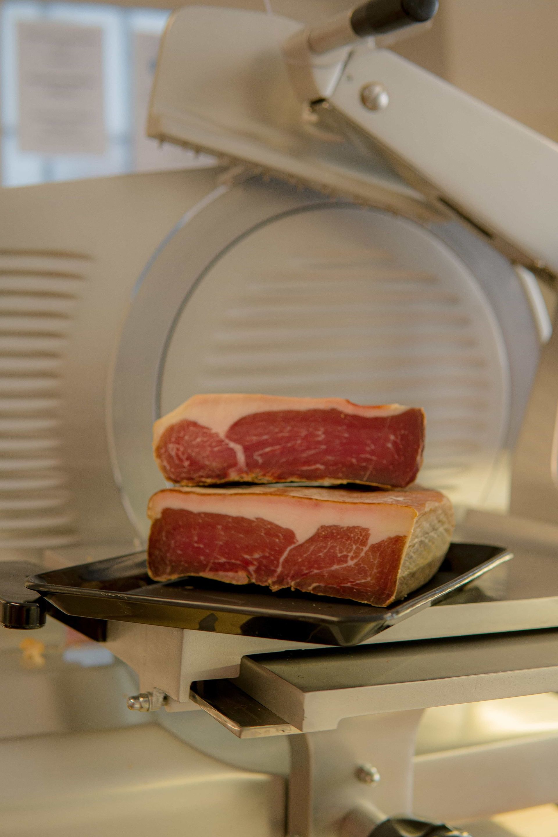 Votre boucherie-charcuterie à St-Léonard | Boucherie Taccoz
