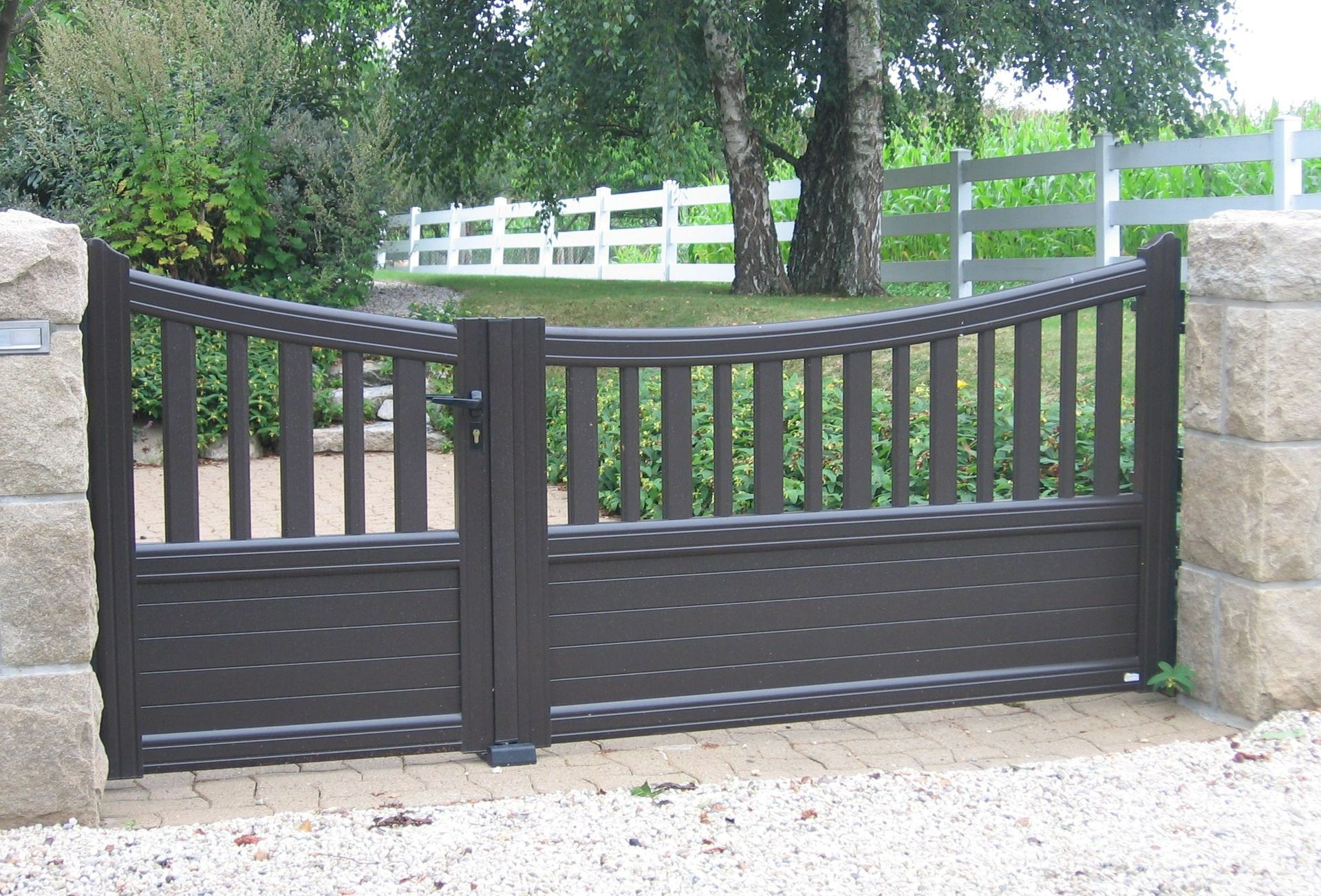 Pose de portails sur mesure près de la ville Deauville