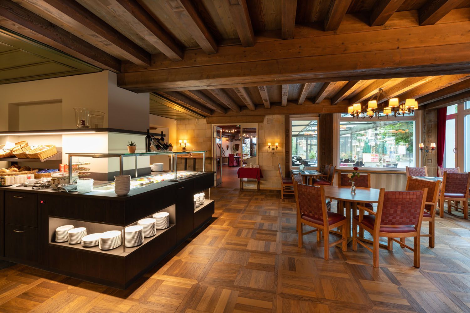 Restaurant Krebs in Interlaken - Chässtübli, Bar & Terrace