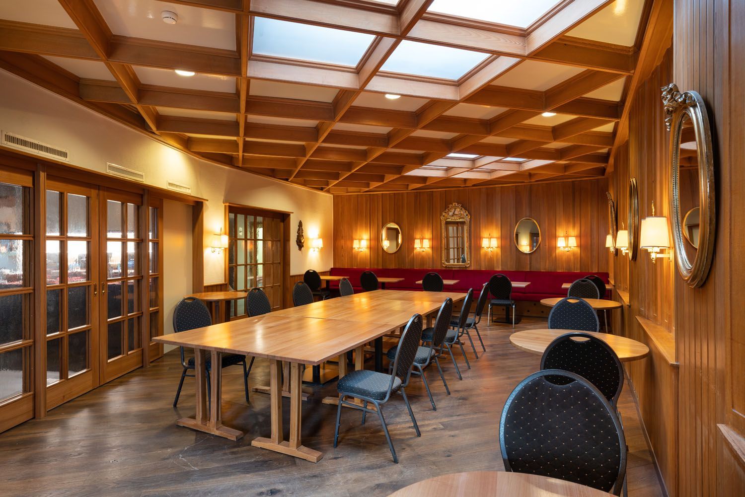 Restaurant Krebs in Interlaken - Chässtübli, Bar & Terrace