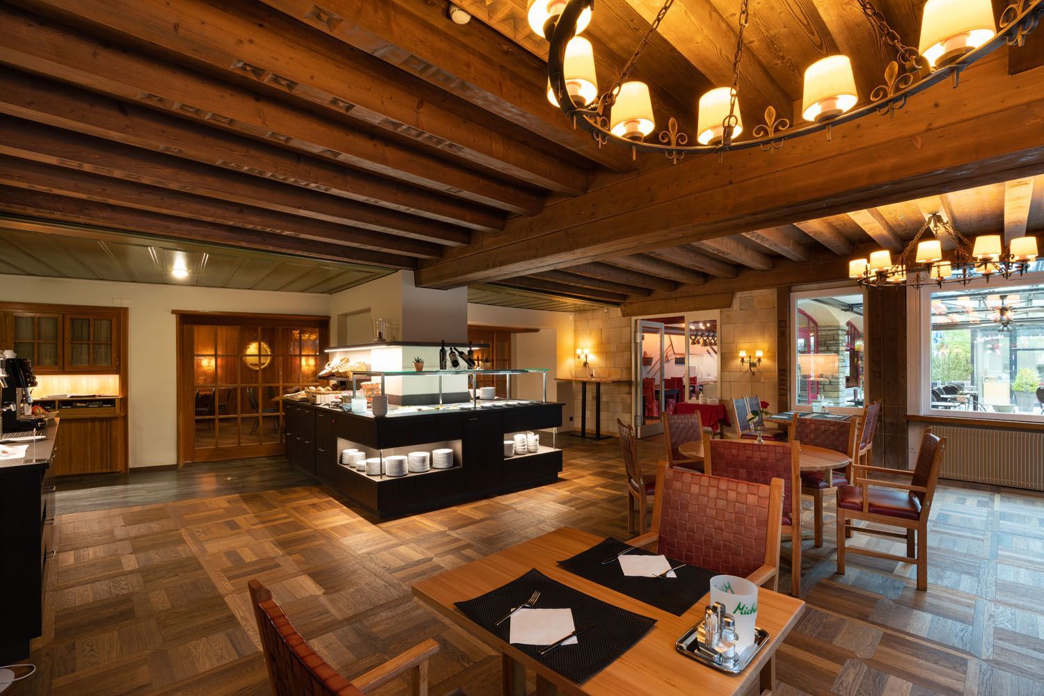 Restaurant Krebs in Interlaken - Chässtübli, Bar & Terrace