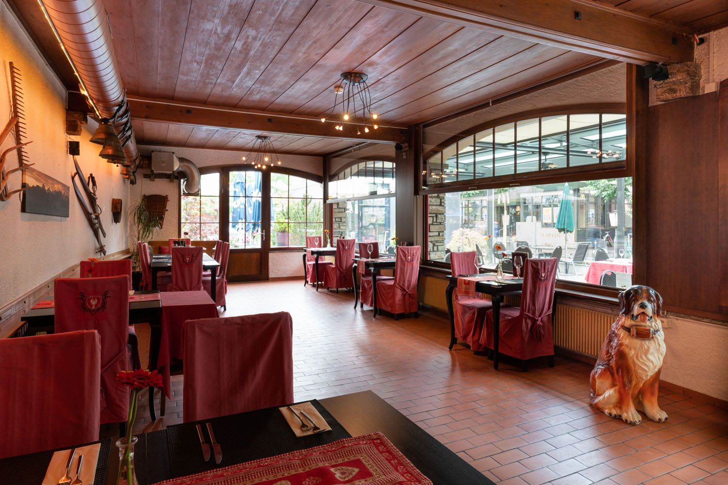 Restaurant Krebs in Interlaken - Chässtübli, Bar & Terrace