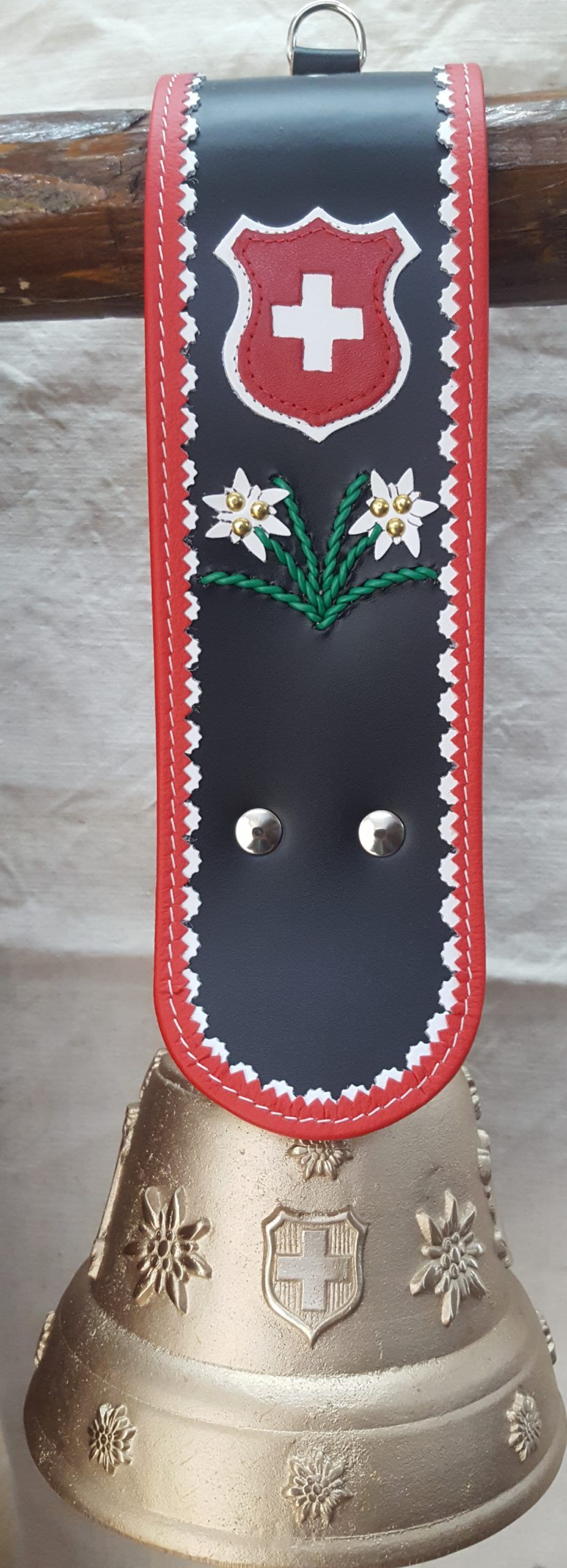 Cloches Montées en Stock | Cuarnens | Articuir Sàrl