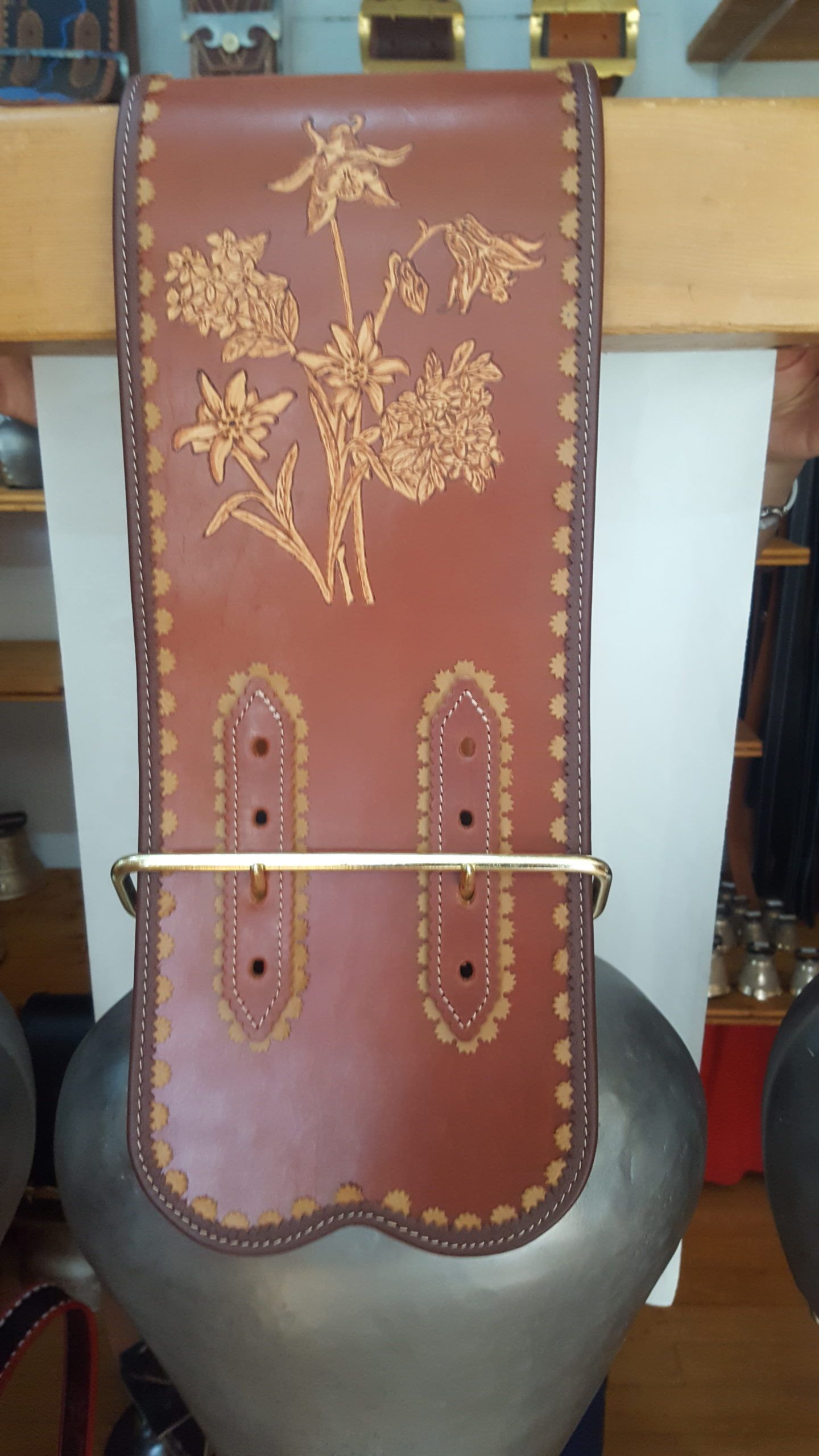 Toupin avec courroies en stock | Cuarnens | Articuir Sàrl