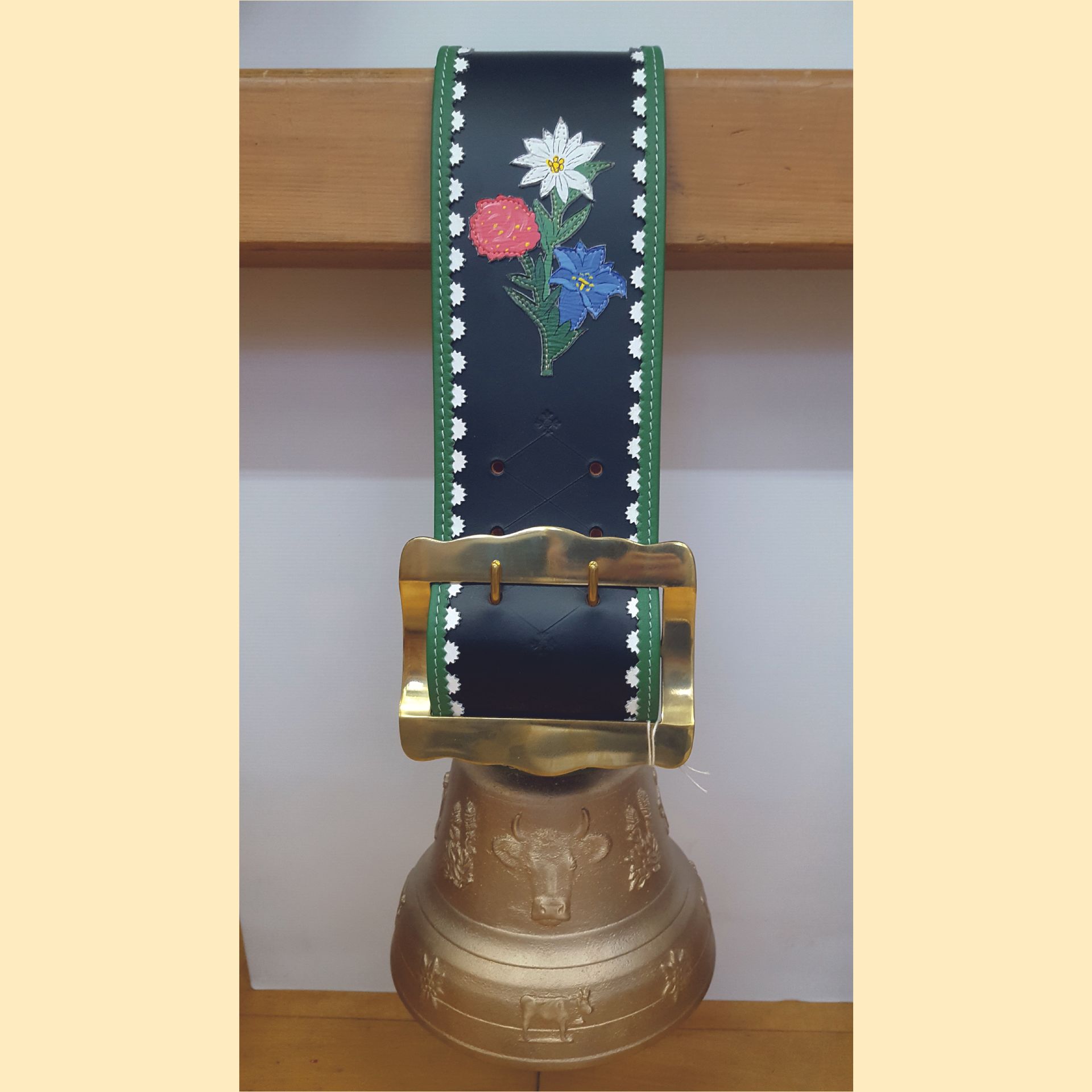 Gamme de Cloches et Courroies Suisses | Cuarnens | Articuir Sàrl