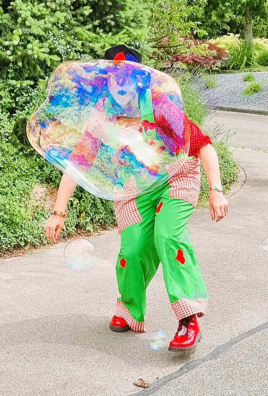Zauberin & Clownin für magische Momente | Gigeli GmbH