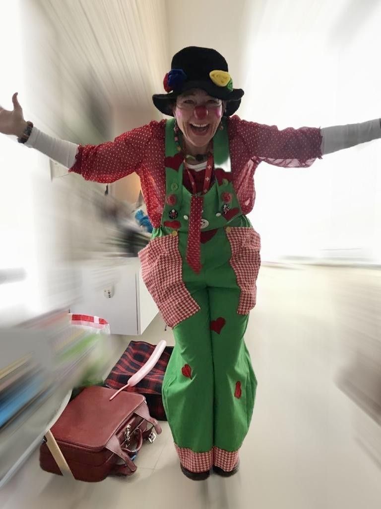 Zauberin & Clownin für magische Momente | Gigeli GmbH