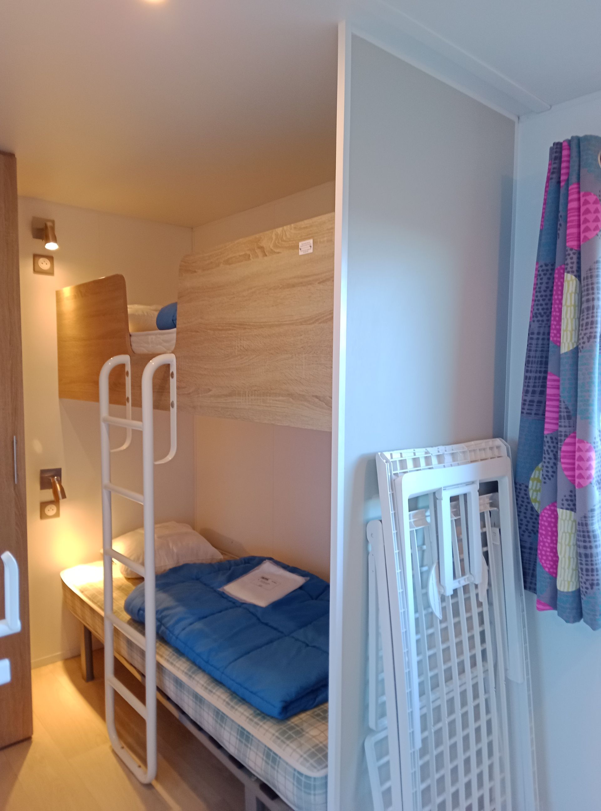 Location de mobile-homes pour des vacances face à la mer à Étel