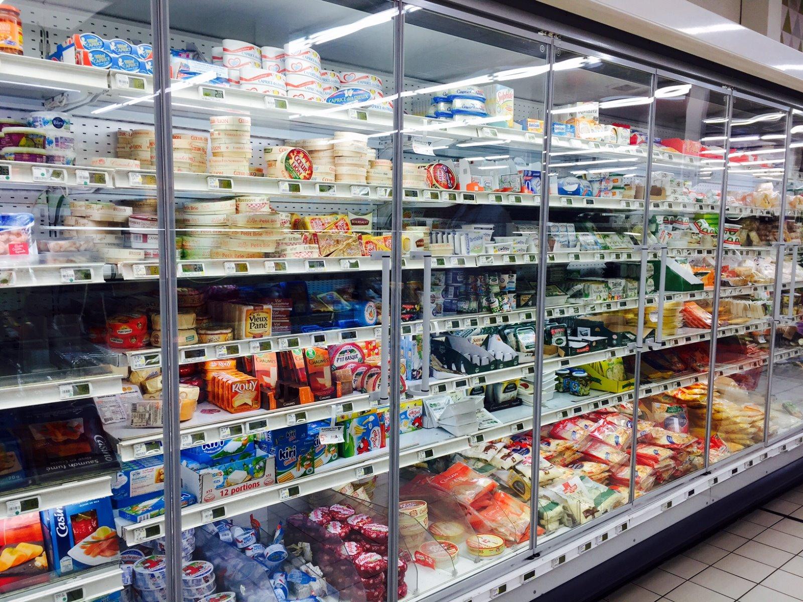 Photos du supermarché SPAR et de ses rayons de produits à Ajaccio