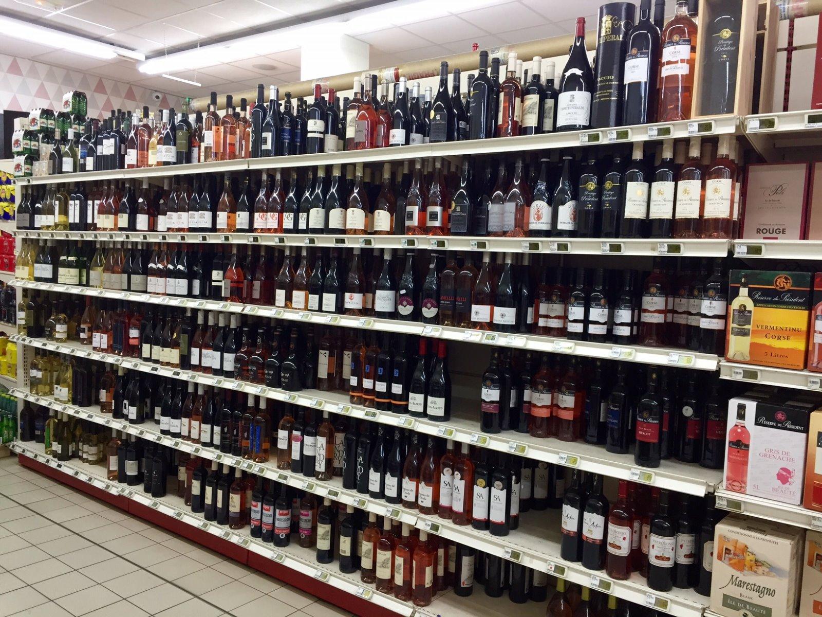 Photos du supermarché SPAR et de ses rayons de produits à Ajaccio