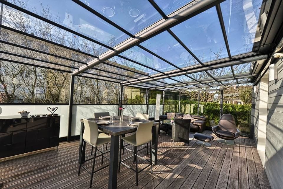 Vente d'abris de terrasse en aluminium dans notre magasin à Lyon