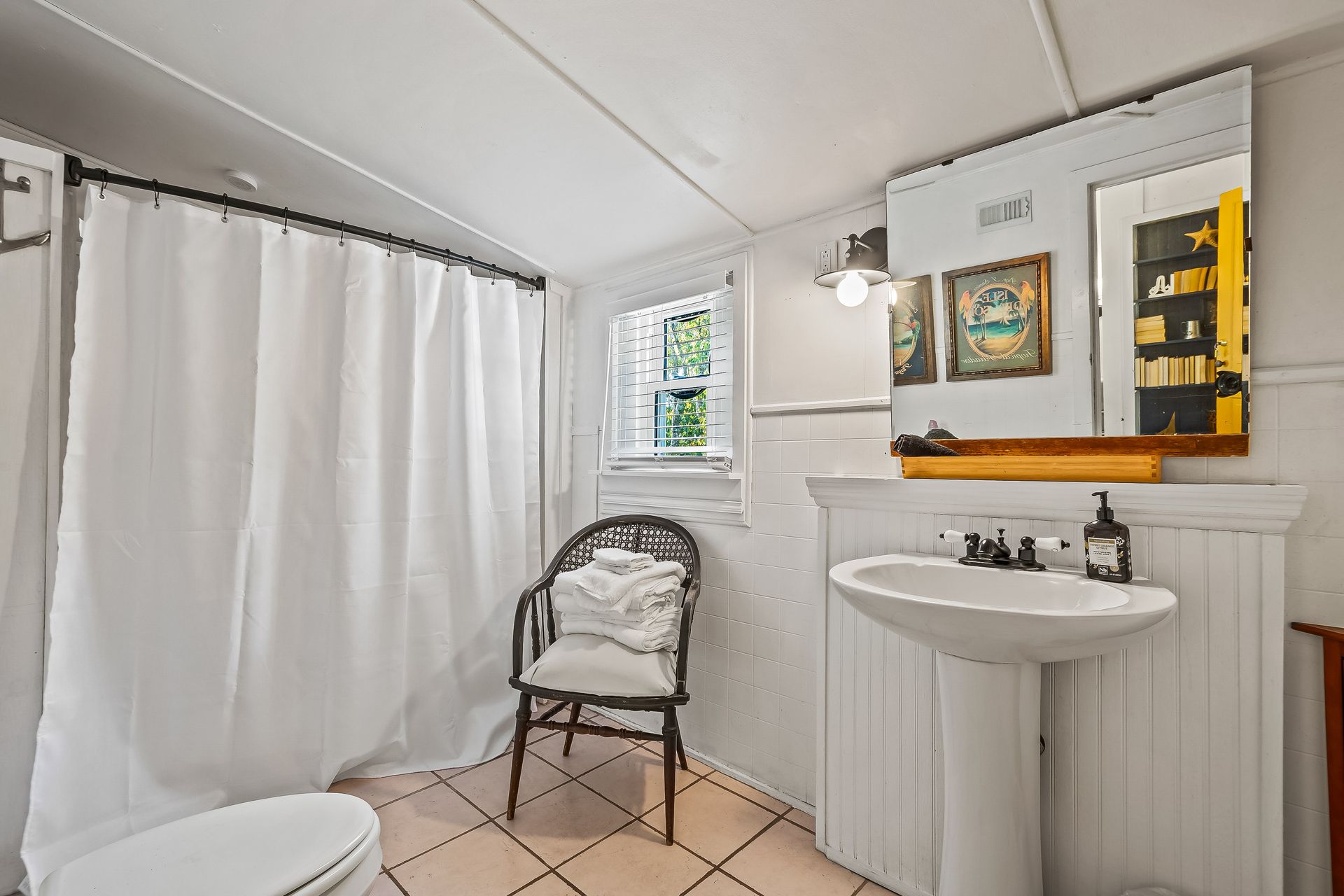 Hotel Suites | The Old Carrabelle Hotel | Forgotten Coast
