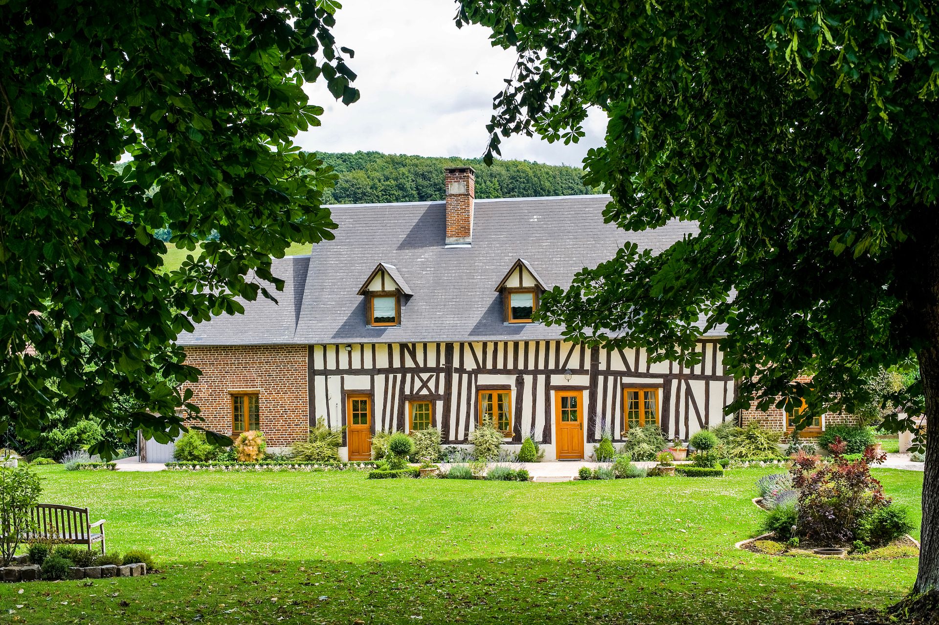 BERDEAUX LEROUX - Couvreur expérimenté à Fécamp - Contactez-nous