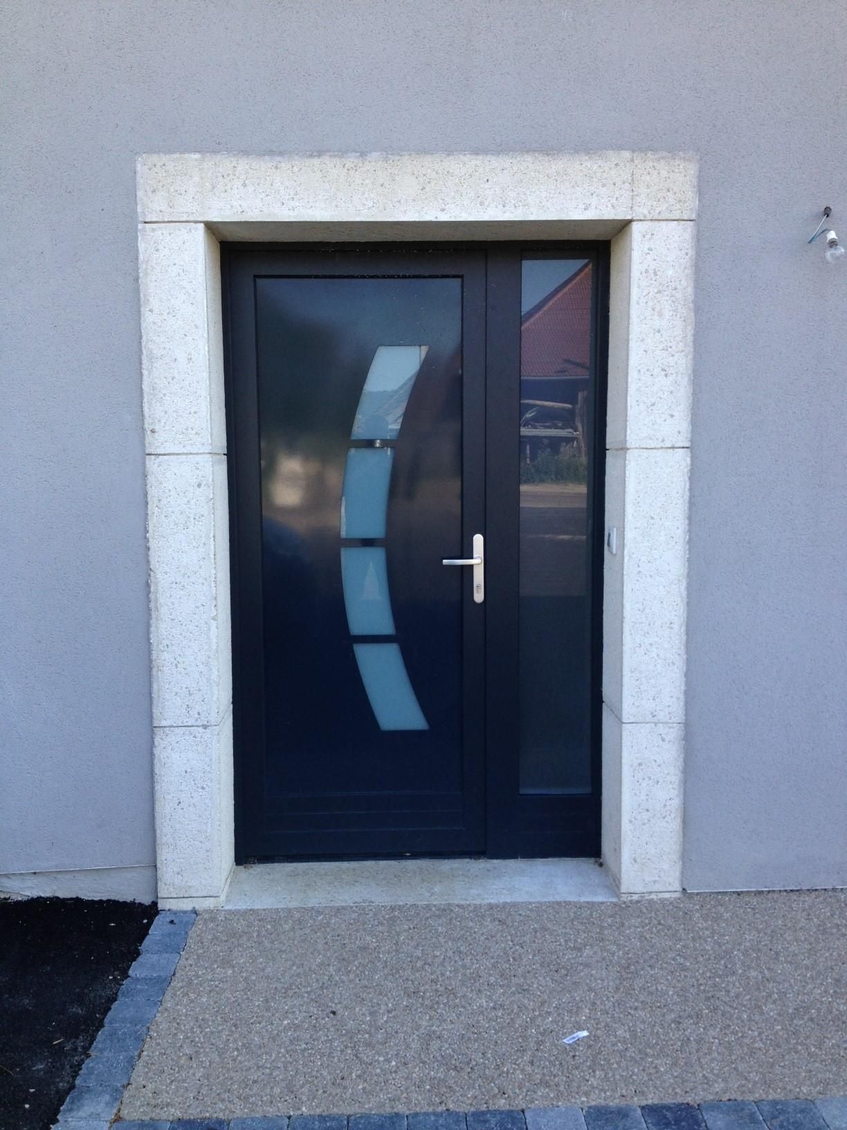 Pose de portes entrée et portes-fenêtres à Pontarlier
