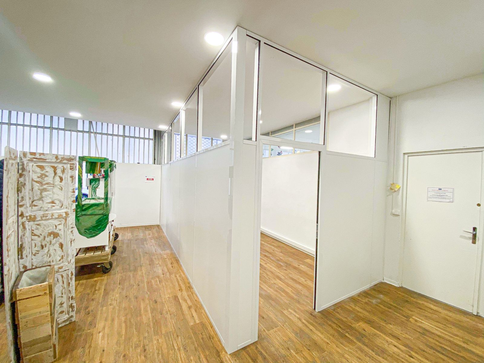 Cloisons modulaires pour bureaux et commerces à Marseille 12e