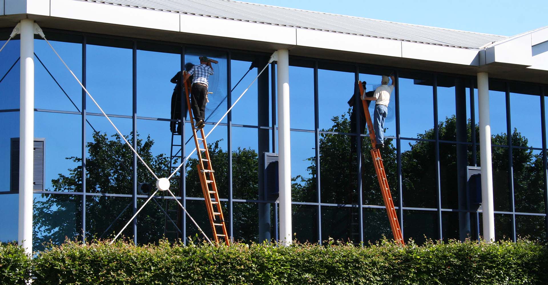 Nettoyage de vitres pour particulier et professionnel à Mérignac