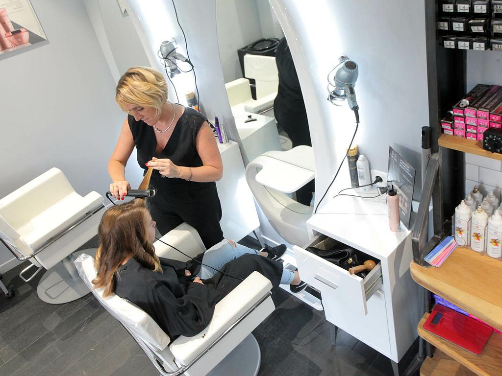 Votre Coiffeur et Barbier à Senlis - L'Atelier des Fées