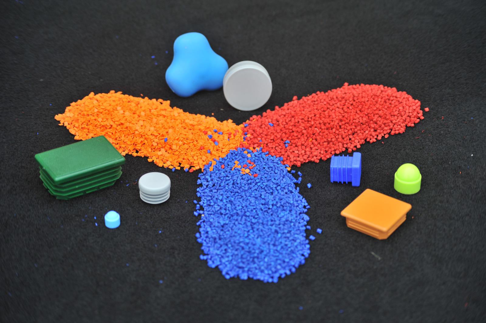 Injection pièces plastiques, Rhône-Alpes, société de plasturgie