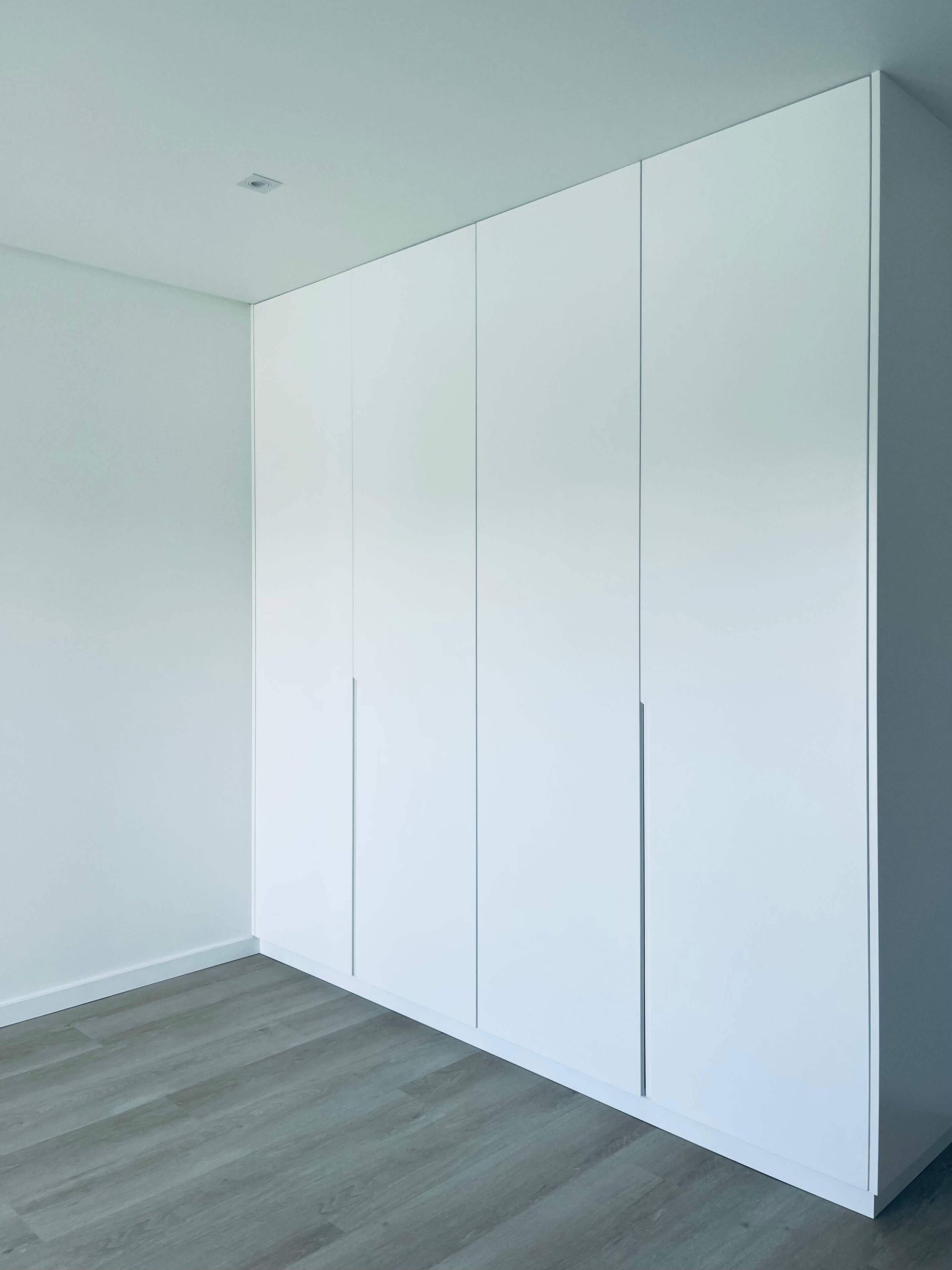 Roupeiros por medida | Móveis Henriques - Torres Vedras