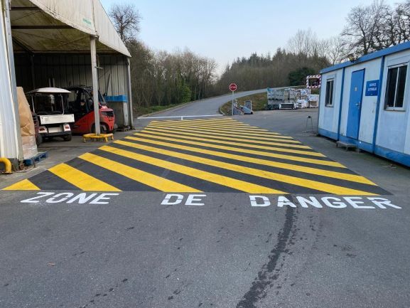 Marquage routier à Brest dans le Finistère | Mairie, parking...