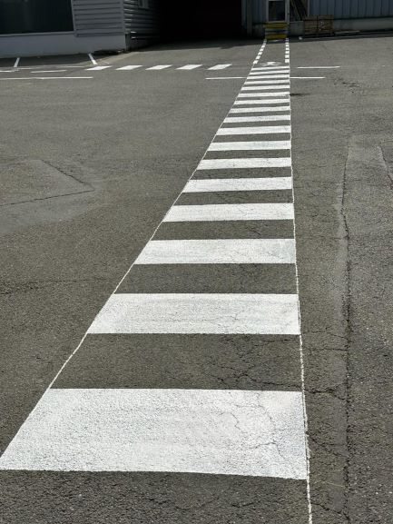 Marquage routier à Brest dans le Finistère | Mairie, parking...