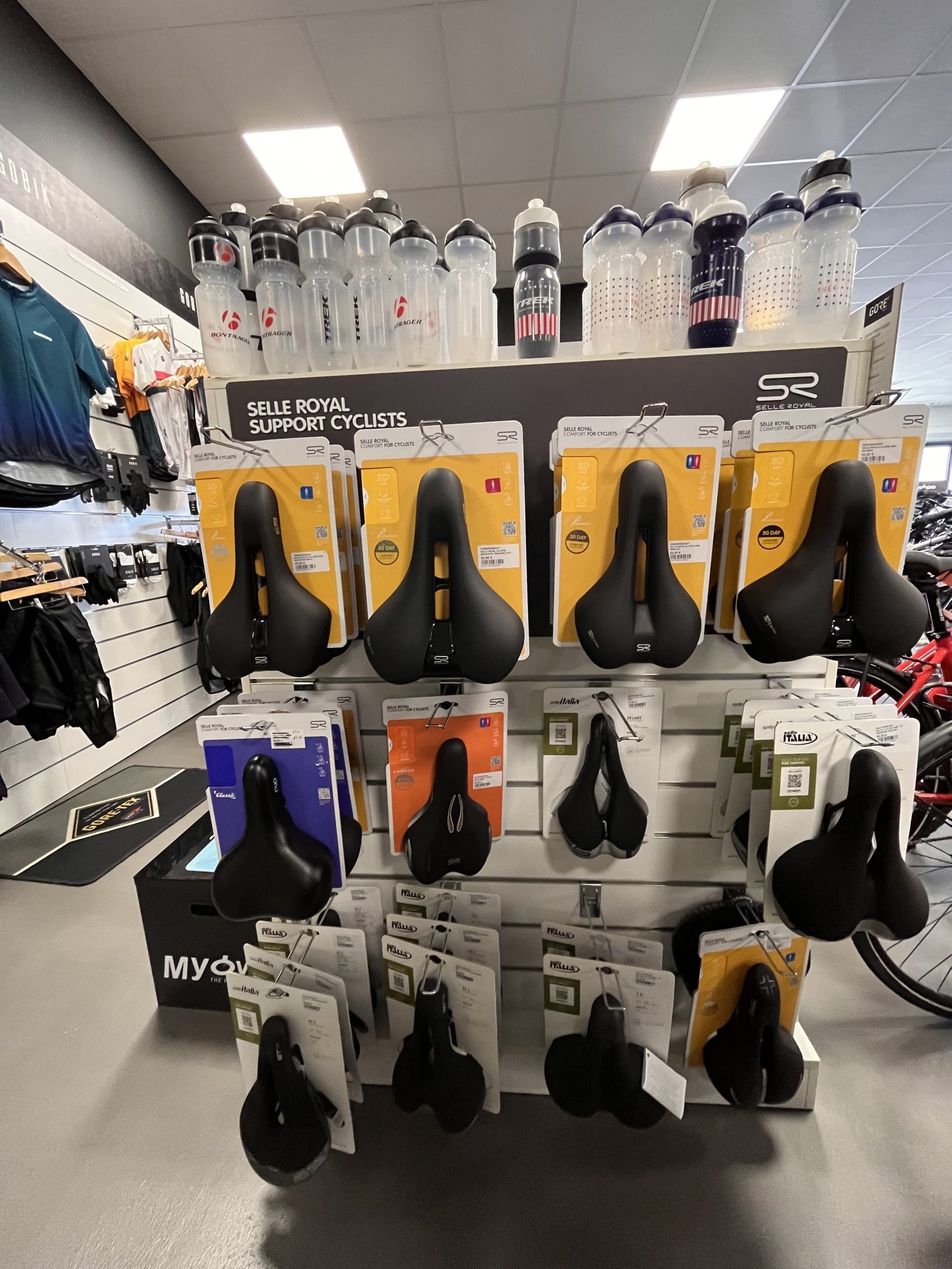 Vente d'accessoires pour vélo dans notre magasin à Bordeaux