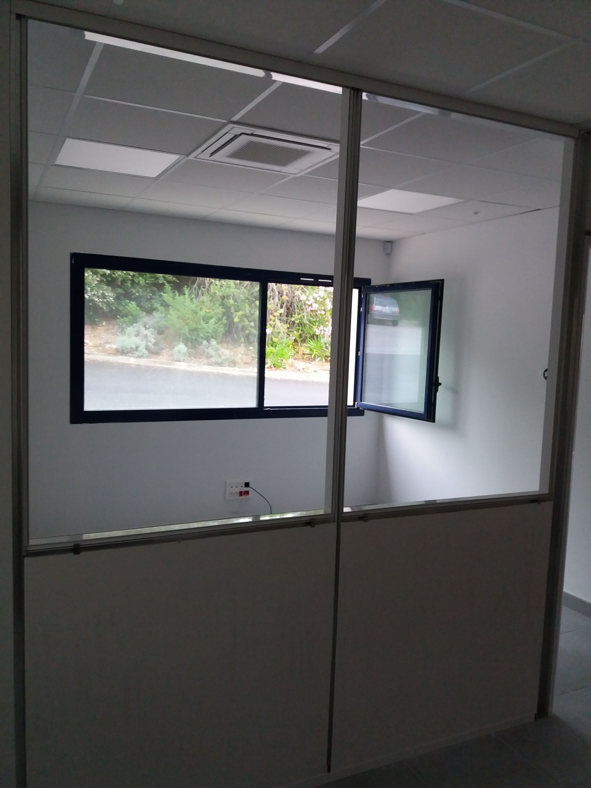 Des experts de la pose de cloison modulaire à Perpignan