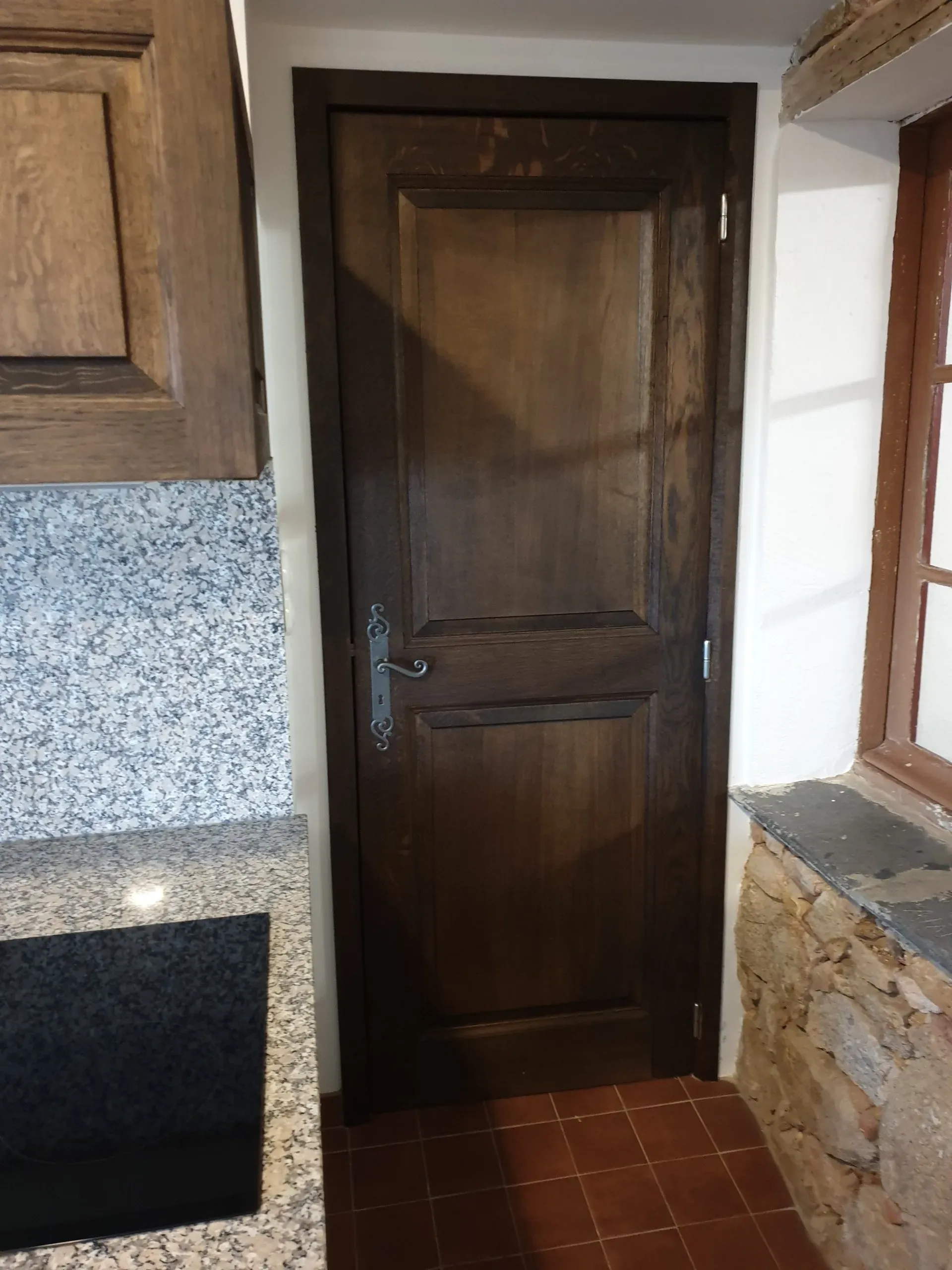 Porte en bois sur mesure à Ajaccio (2A) | Entrée et intérieur