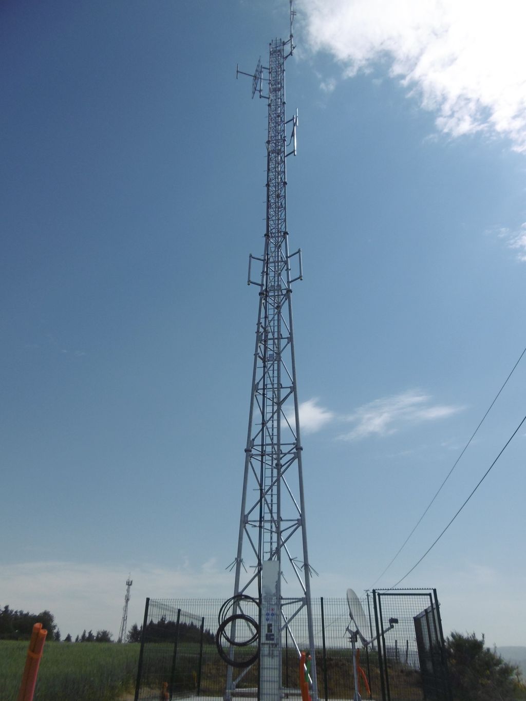 Installateur d'antennes, FH, TNT et FM et pylônes à Bron - DELCOM