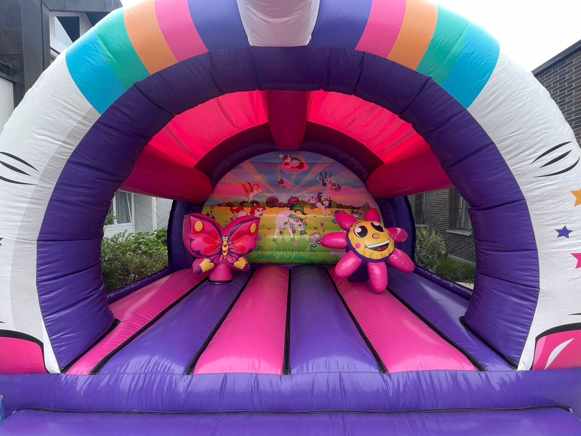 titleMISTIGRI ,spectacles, spectacles de magie, spectacles de clown ...