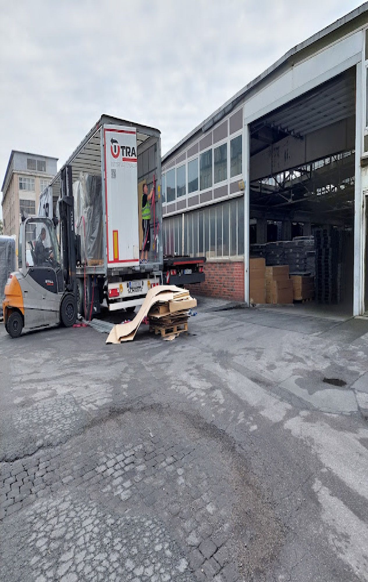 Lager & Logistik - MK Trans Logistics GmbH