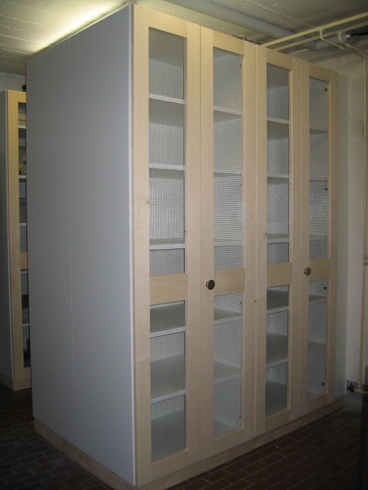 Ihr Schreinerpartner RIGEX AG stellt Ihren Norm- oder Einbauschrank für ...