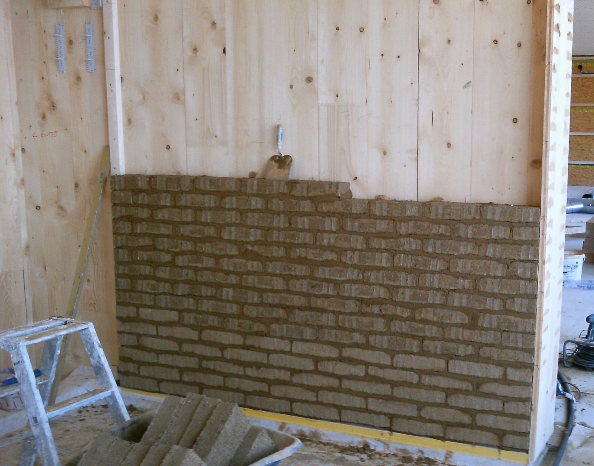 Lehm: Lehmprodukte für ökologisches Bauen | stroba AG