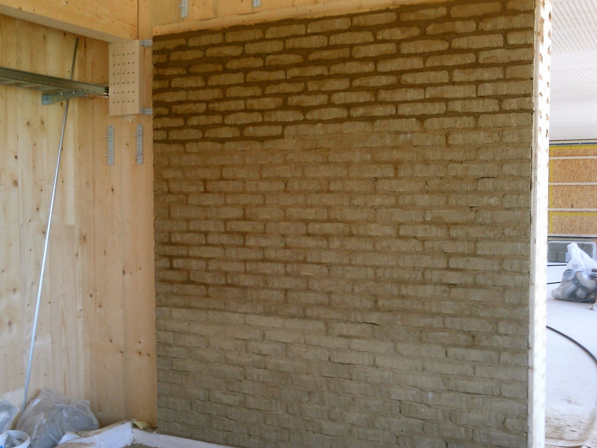 Lehm: Lehmprodukte für ökologisches Bauen | stroba AG