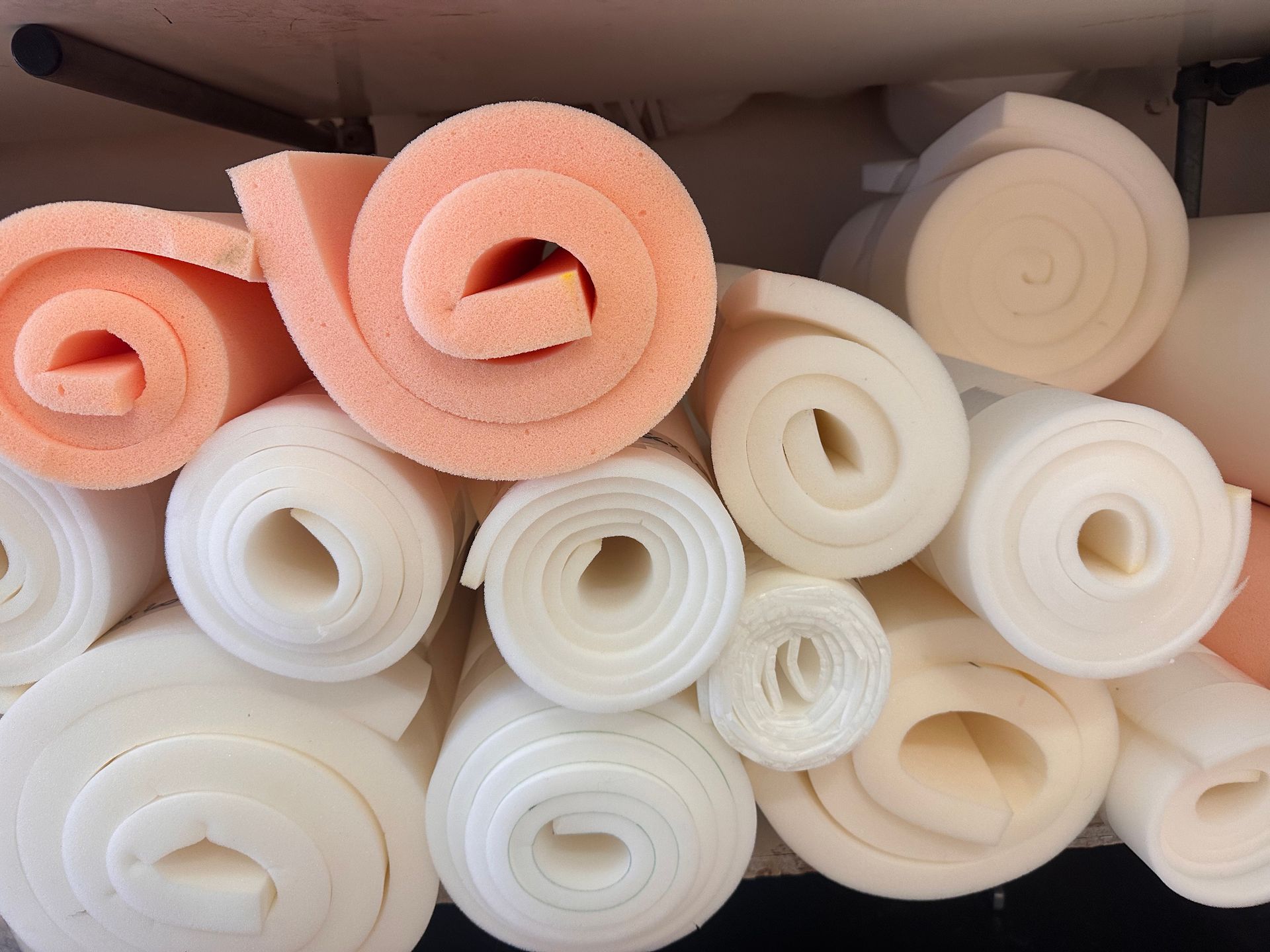 Galerie photos d'Univers Décor - Mousse sur mesure à Paris 18e