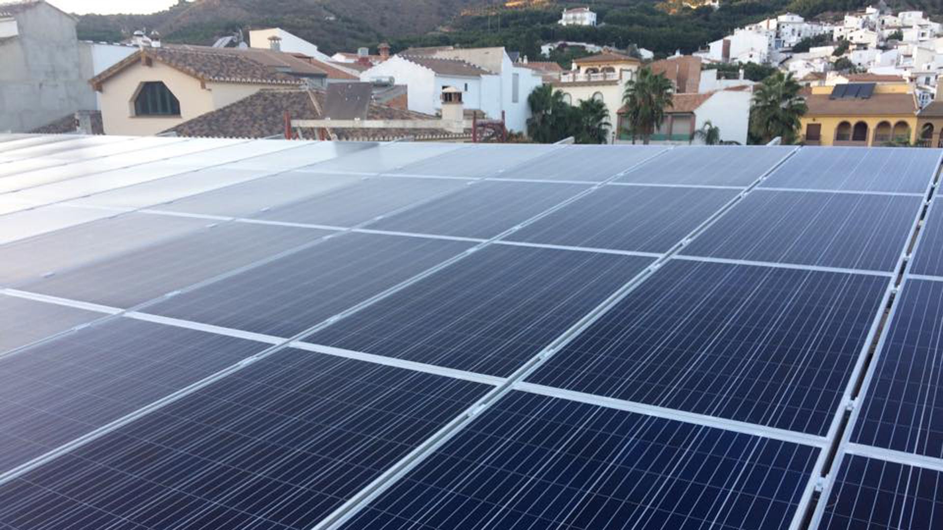 Instalar paneles solares en Vélez, Málaga / Fimara Solar