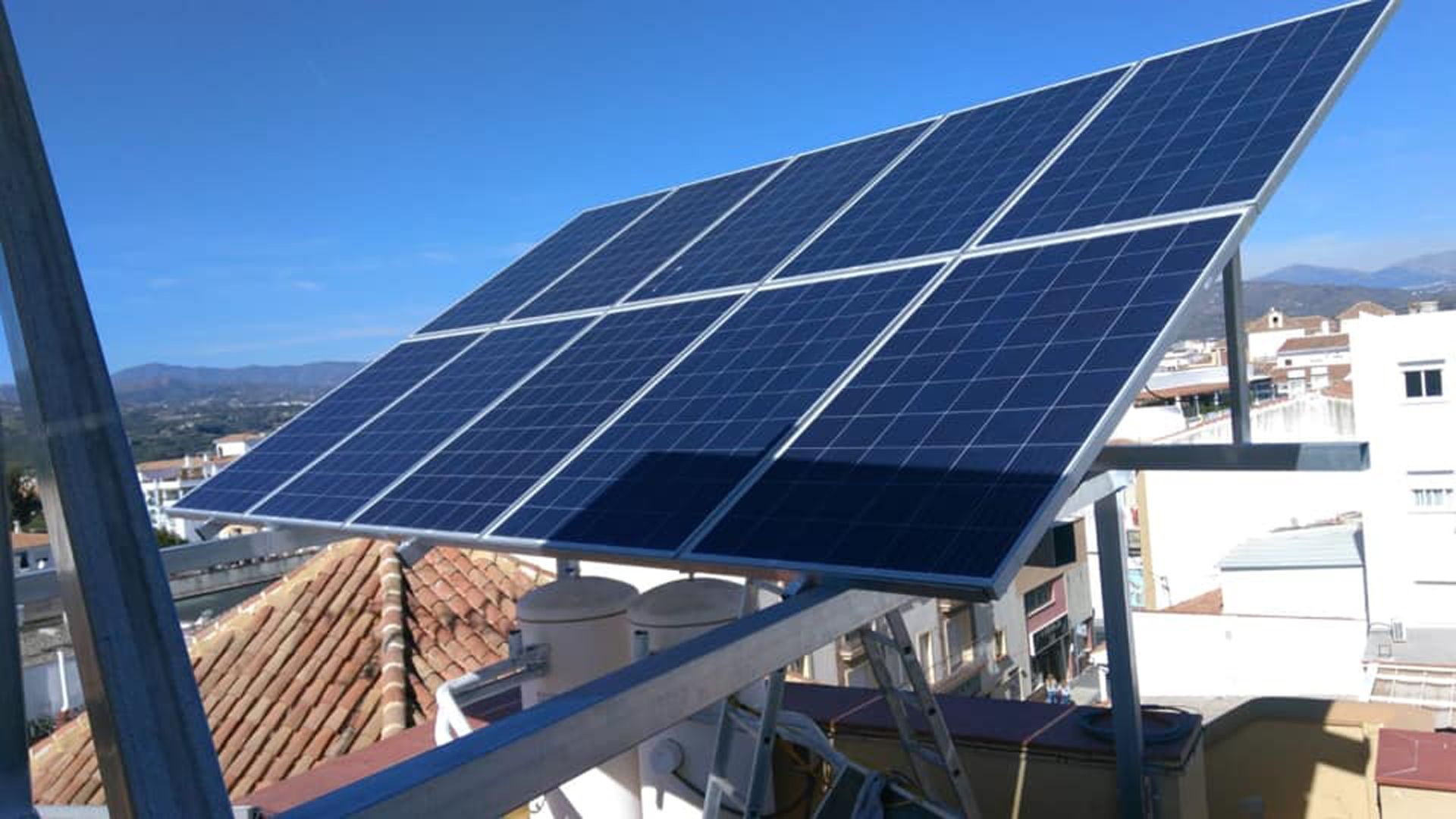 Instalar paneles solares en Vélez, Málaga / Fimara Solar