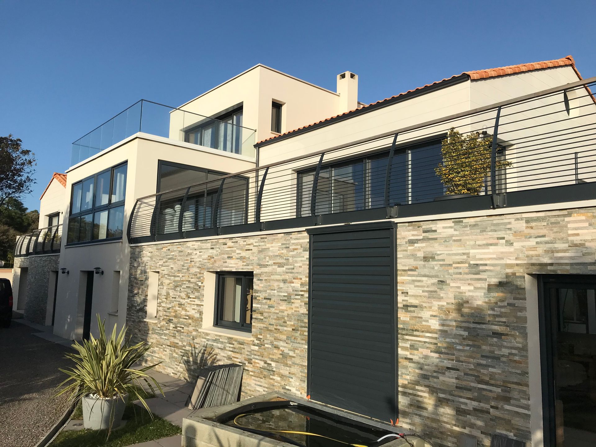 Creation et pose de garde-corps en métal ou bois à Aizenay