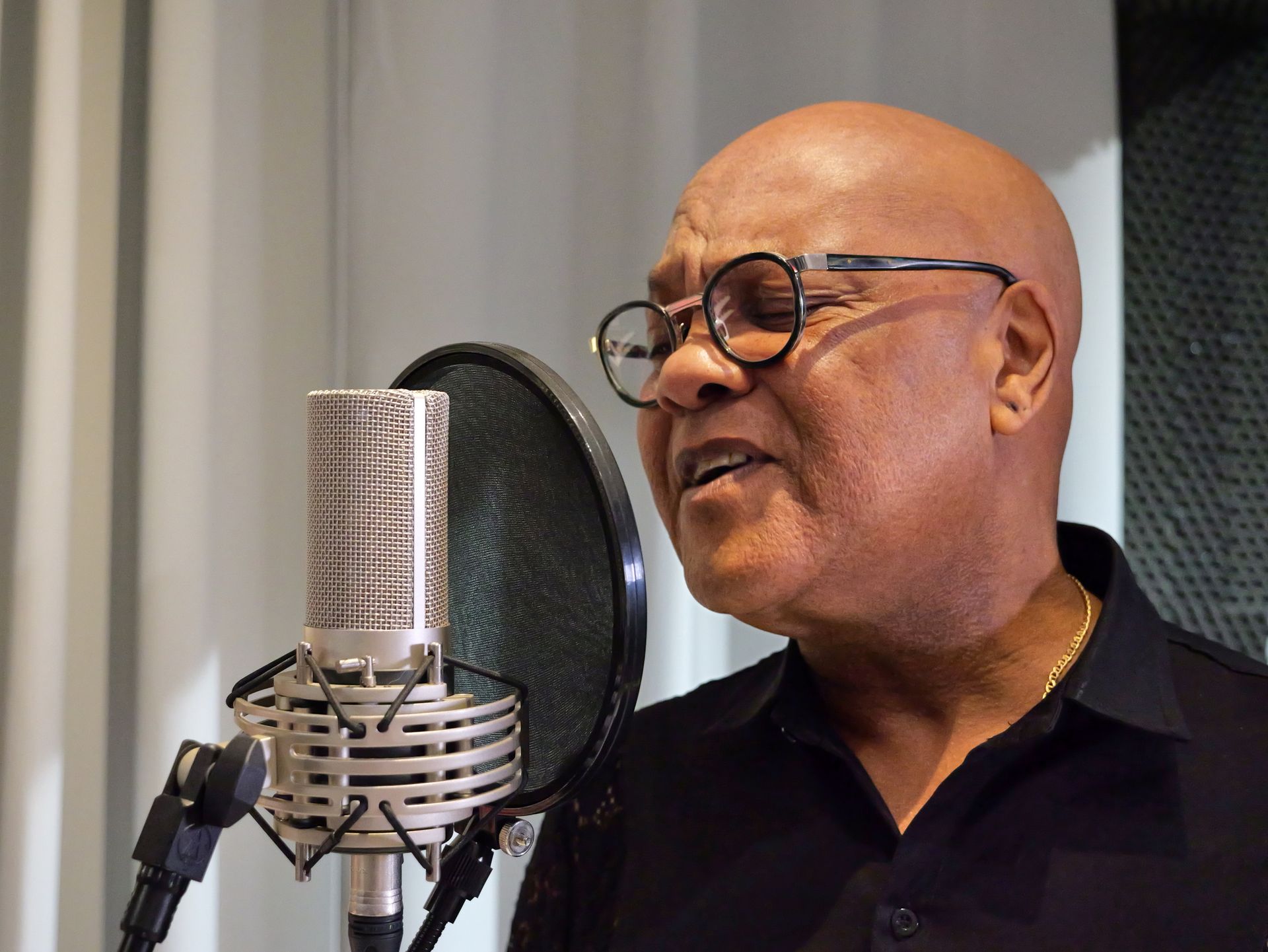 Chanteur - Découvrez le site officiel de Mario Ramsamy