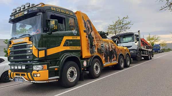 Assistance pour poids lourds - Relevage et réparations mécaniques